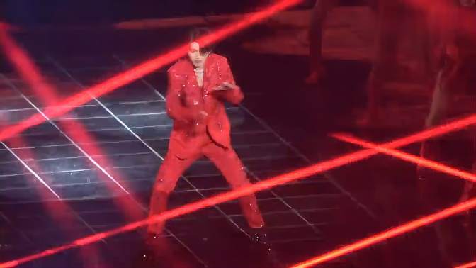 2021蔡徐坤北京演唱会,现场唱跳《phenomenon》燃炸舞台!