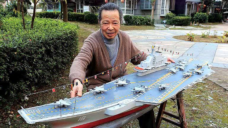 热烈庆祝海军节到来!我国军迷造10万吨航母模型?