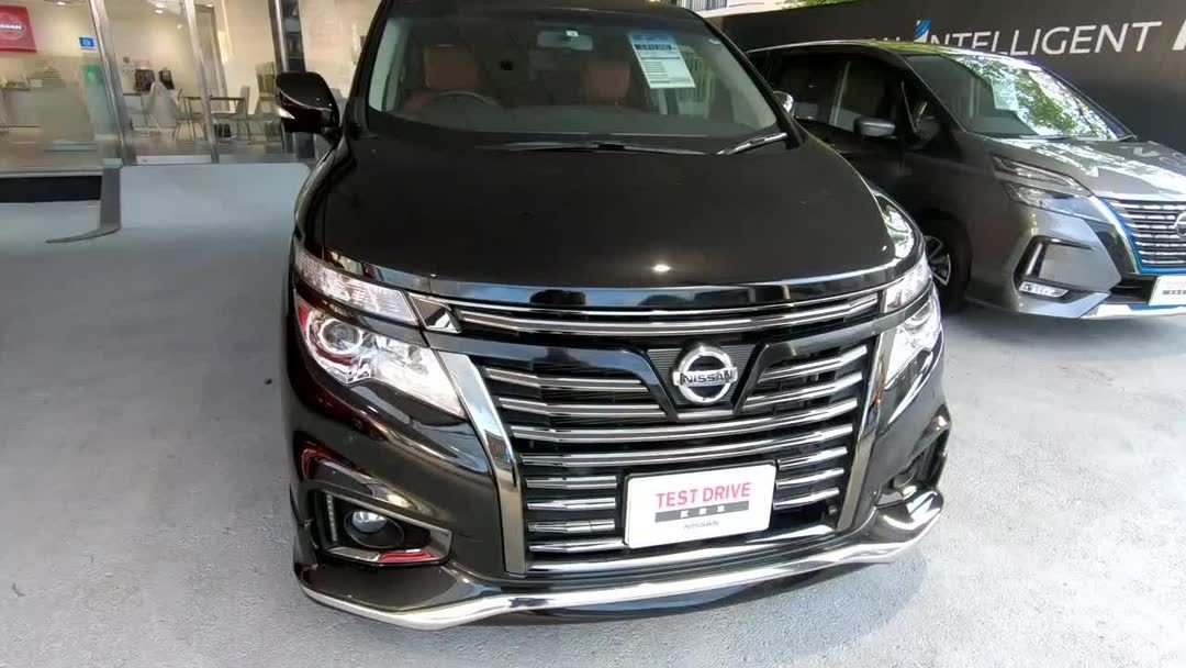 对标奥德赛,实拍日产MPV车型ELGRAND,七座大空间,感觉如何?
