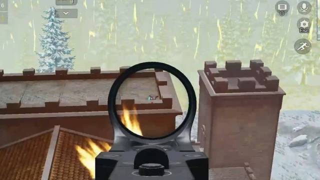 荒野行动:你以为趴下我就打不到你了,这点操作还是有的