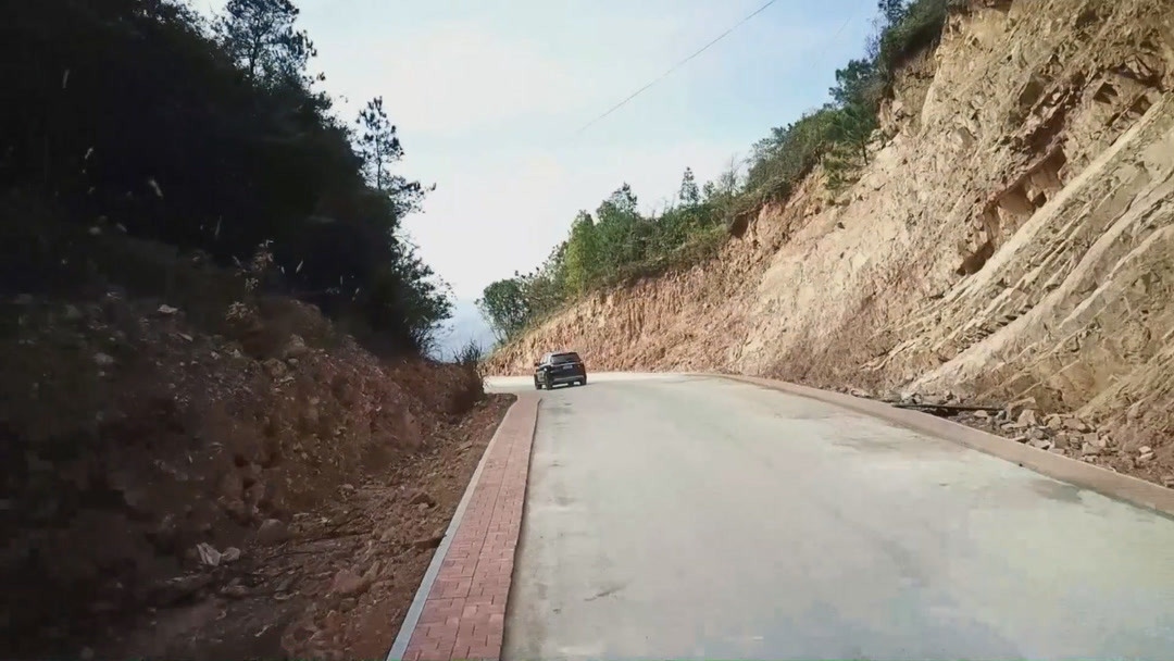 大疆无人机也不可靠,智能跟随导致撞机,说好的避障功能呢?