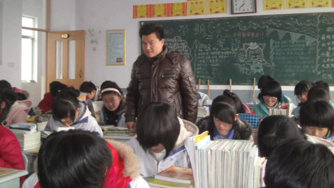 临沭县实验中学:组织开展主题班会,上好开学第一课