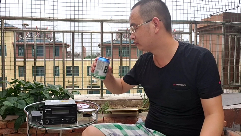 第一代帕萨特车载6碟CD机改装家用