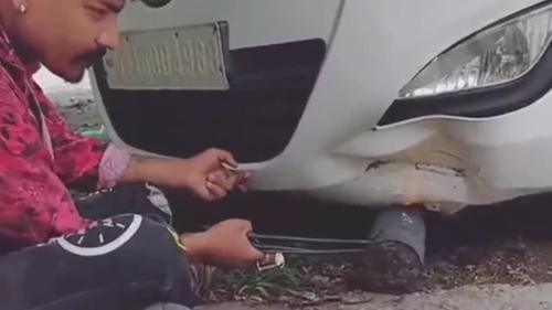 看看阿三的汽车修理厂,分分钟让你怀疑人生