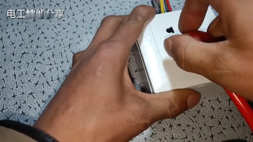 电不用万用表,电笔一样查故障