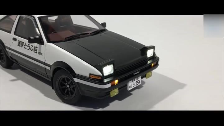 1:18汽车模型-丰田AE86,全车led灯控,这应该是最高版本的AE86了