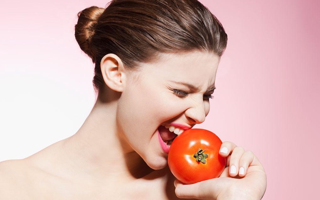 减肥的人试试它!番茄每天饭后这样吃,1个月竟然瘦了10斤!