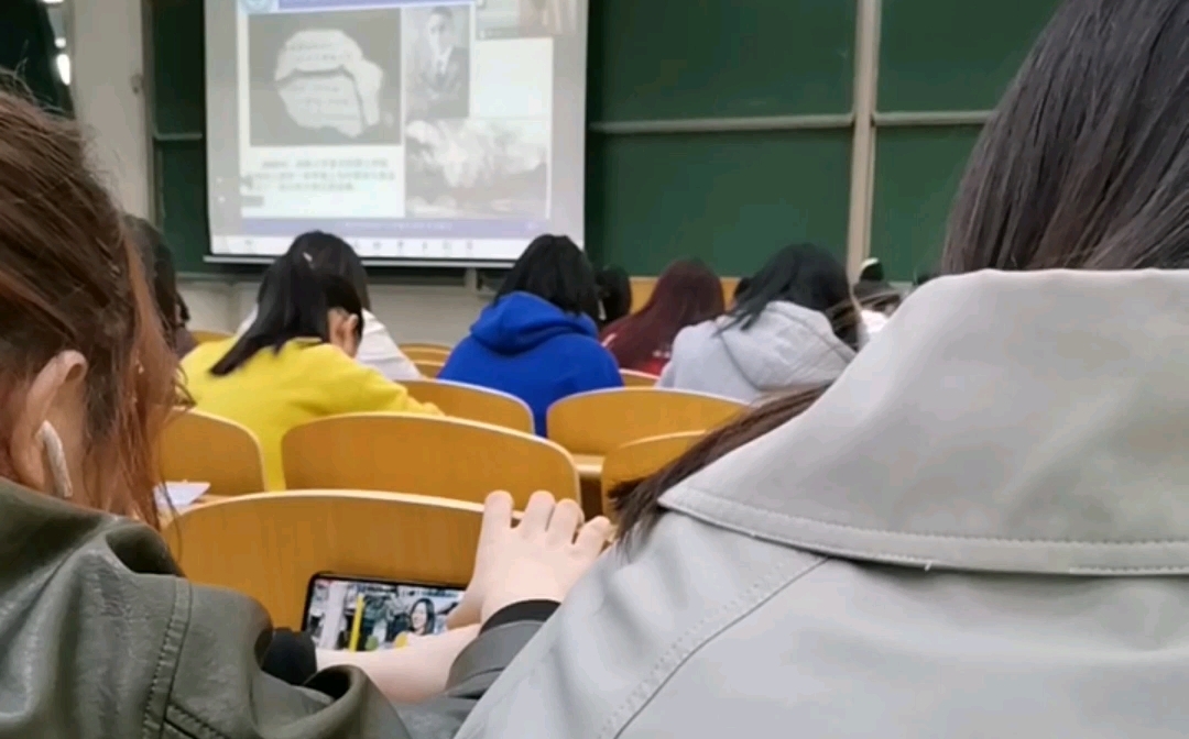 研究生欢聚一堂,聆听副校长抗疫思政课