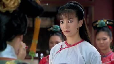新还珠格格:令妃提醒小燕子,宫中谨言慎行,小燕子知事情严重性