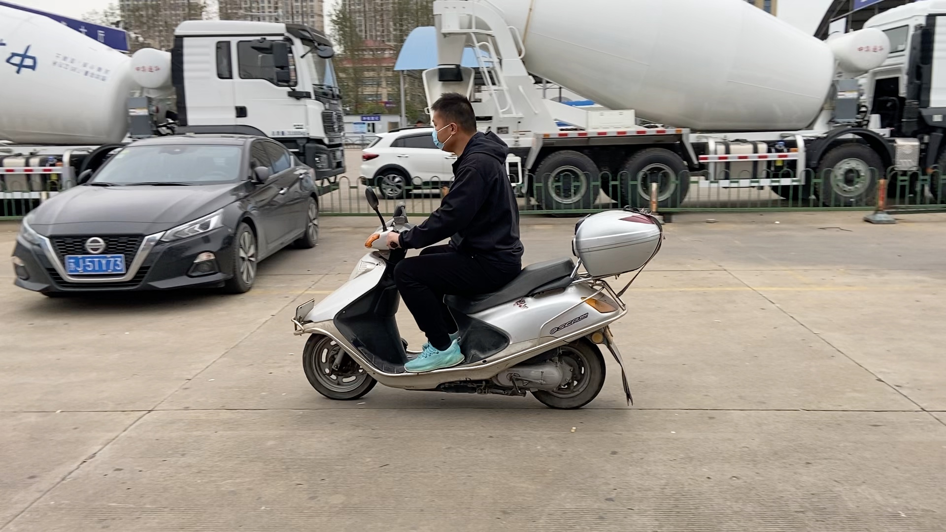 摩托车科目二绕桩