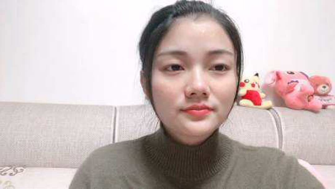 妹子做会计今年都辞职四次了,每份工作都没干长久,想进厂打工了