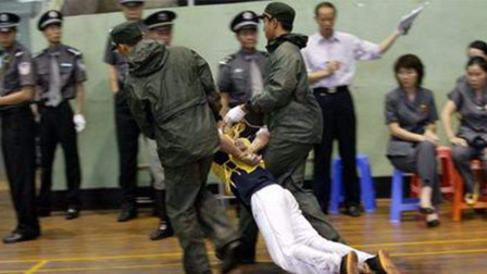 要是死刑犯在行刑时吓晕了,还会继续行刑吗?看完心里不是滋味