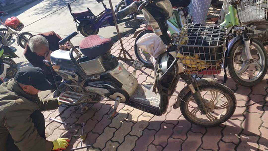 电动车电池续航不远怎么办?用这种方法效果很好,可能恢复如新