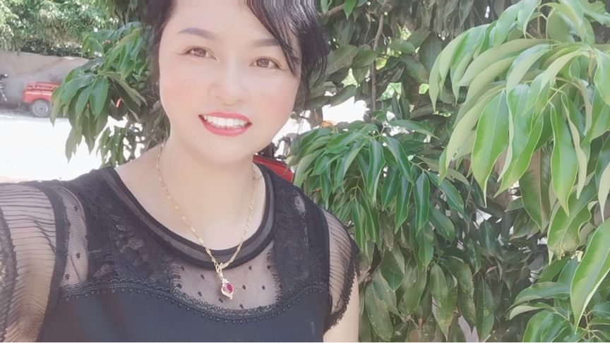 今天回农村老家来摘荔枝带点回家去给孩子们吃