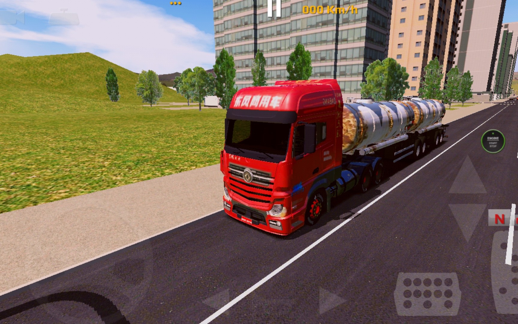 《世界卡车驾驶模拟器》拉两罐油去矿场