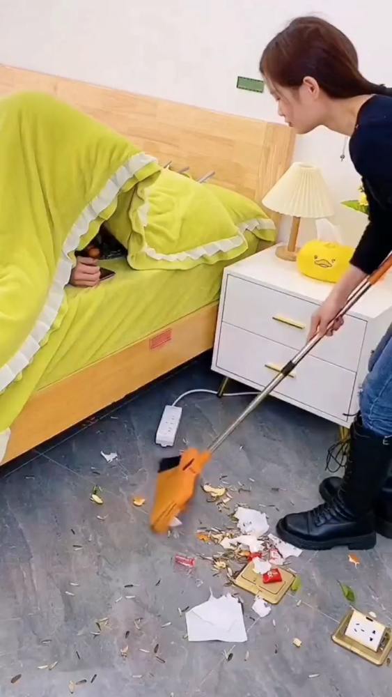 #好物推荐#家里有了这个插板固定器,再也不会乱糟糟了