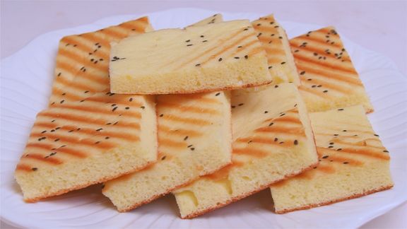 真正懒人版蛋糕,不用分离蛋清和蛋黄,蓬松暄软,比烤箱的还好吃