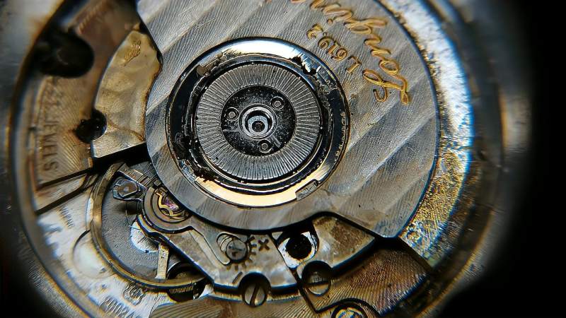 这样的修复视频是否很解压!修复cal.2892浪琴报废战损级机械表