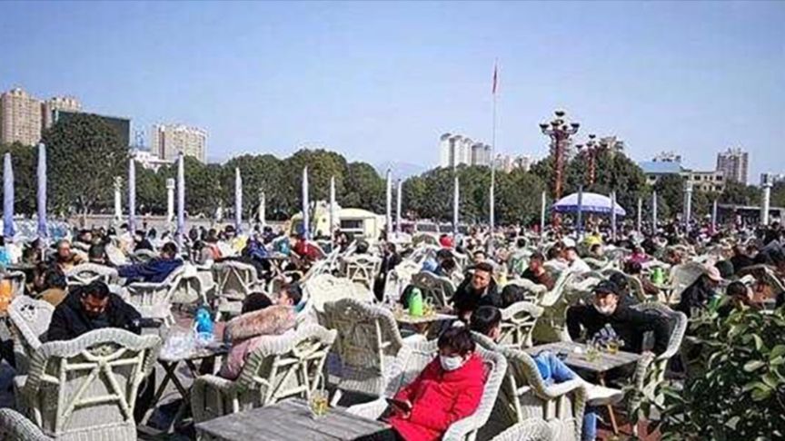 处理来了!四川民众扎堆喝茶,多公职人员被追责,胡锡进发文呼吁