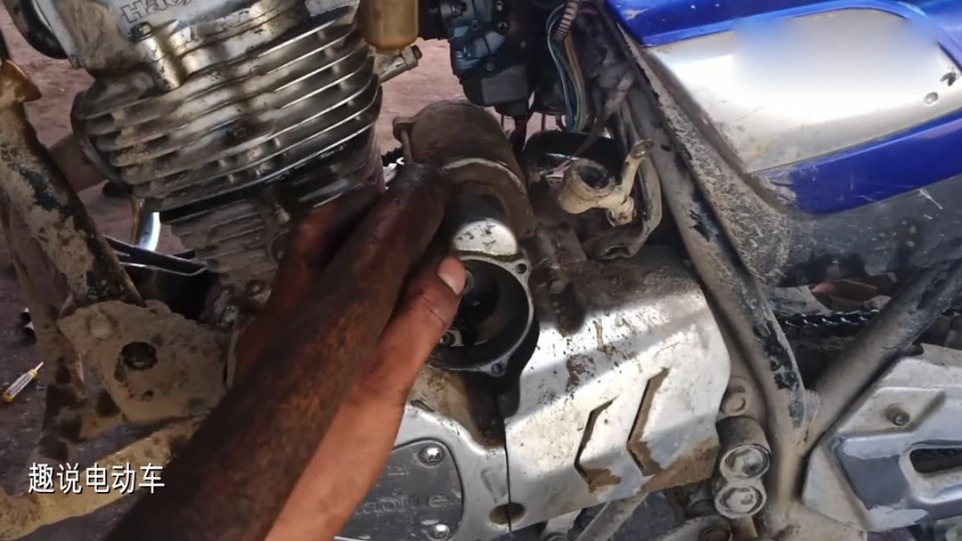 摩托车启动马达启动无力;该怎么修理?师傅教你启动机修理诀窍