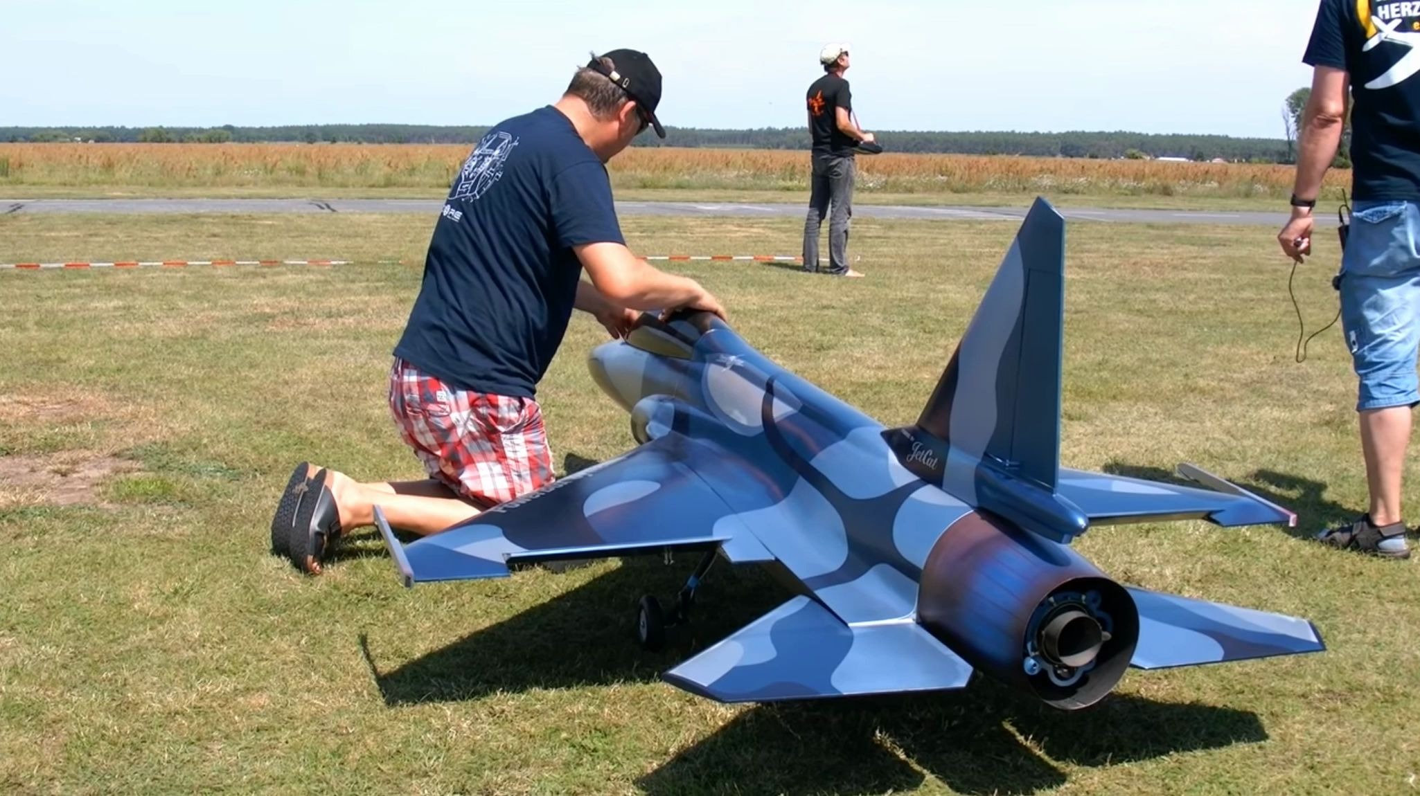 超精彩的航模表演,烧油的飞机超级空直立飞行,科技太强大了