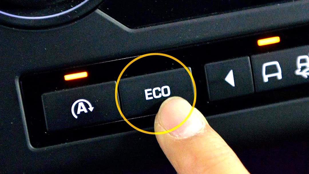 车上的“ECO”按钮到底怎么用?老司机:这个都不懂,汽车白买了