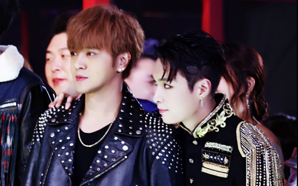 【张艺兴】倒计时PART 张艺兴focus 171231湖南卫视跨年晚会 悄悄比...