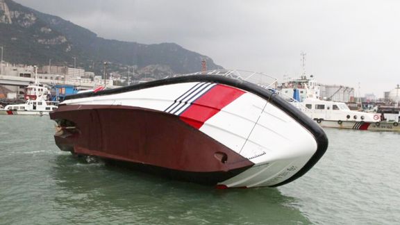 中国亮相一艘“黑科技”军舰,海啸都打不翻,倾覆后5秒自动扶正