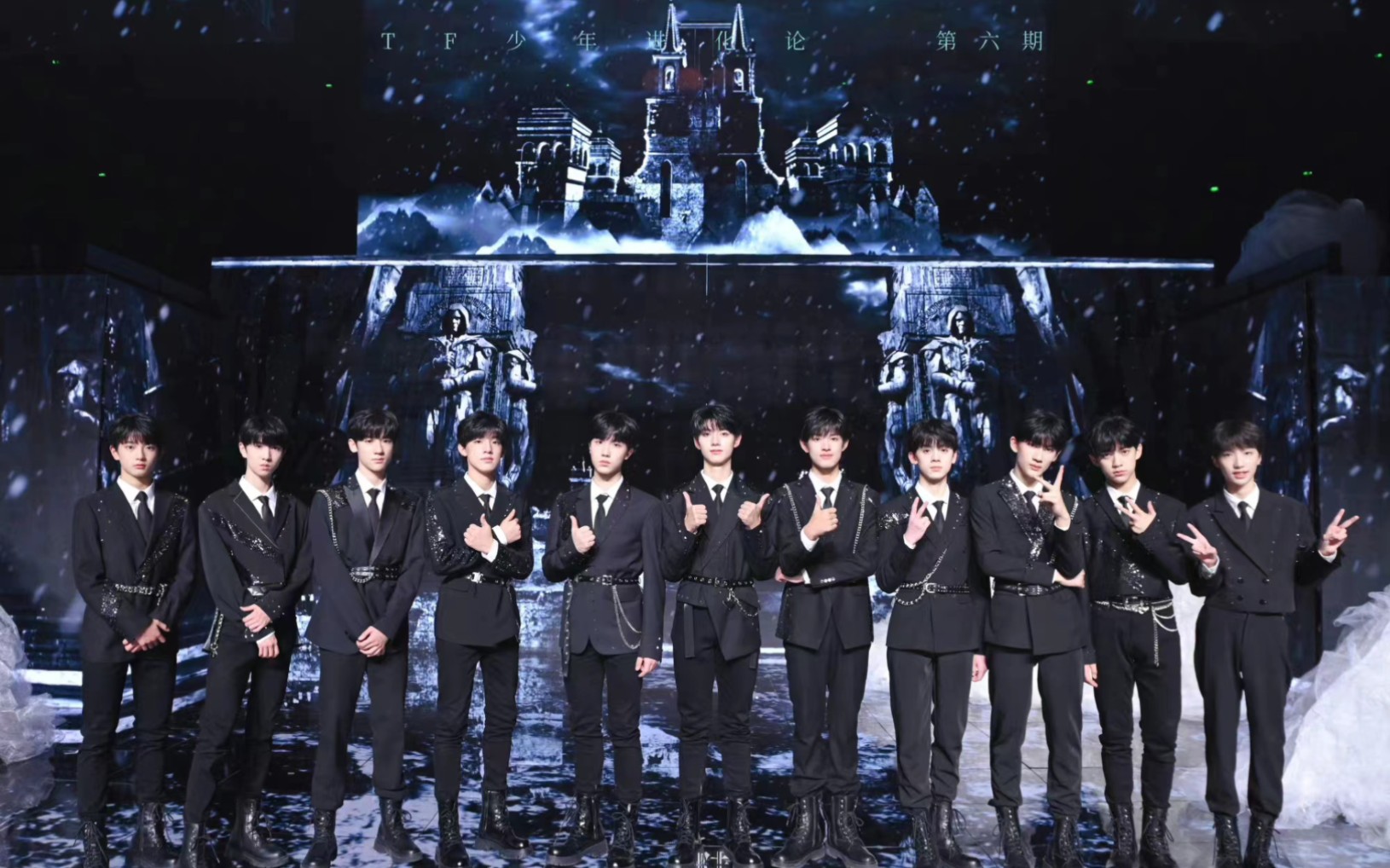 【TF家族三代reaction】进化论——陆 的舞台来啦,一个个的真的帅s我...