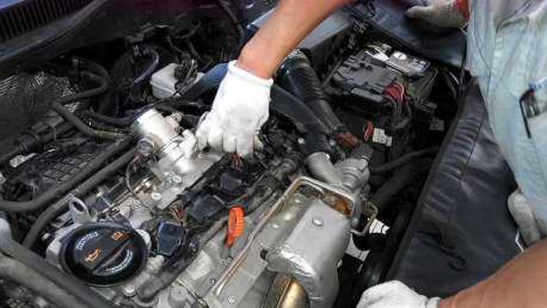 车子出现这3种情况要注意,说明你的火花塞要换了,不要大意了