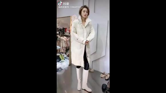 都是90绒的羽绒服哦,质量特别好!