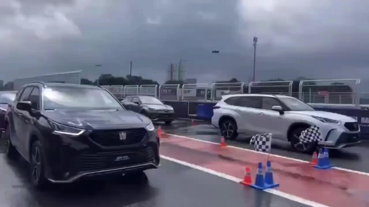 皇冠为魂,陆巡为骨,王者归来, 超5米车身大七座SUV, 全新第四代丰田混...