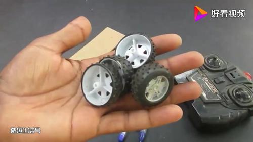 这样造型的小车设计很奇特,看看运行效果如何?