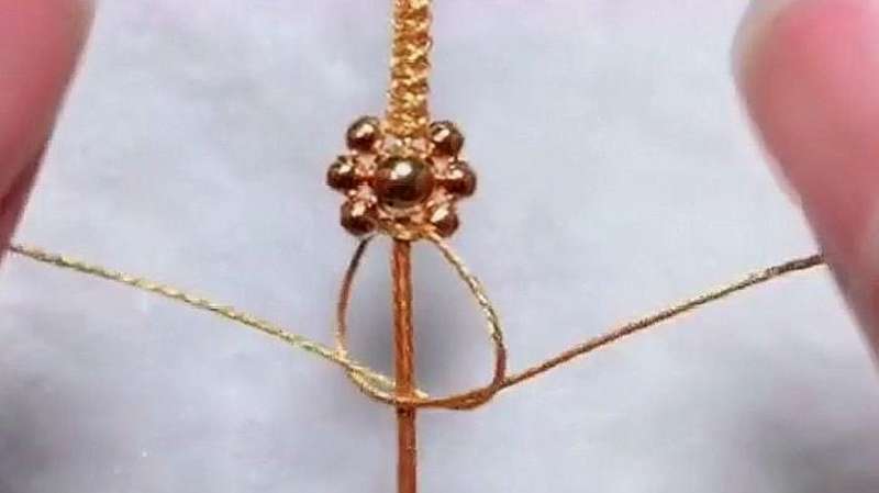 手工编绳教程,编绳戒指的中间部分编法,想学的赶快试试吧