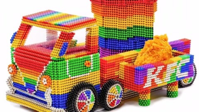 巴克球玩具拼装大卡车和炸鸡桶模型