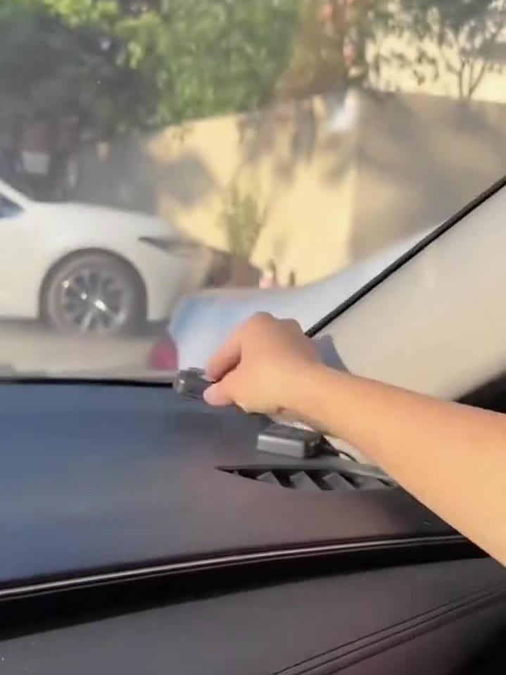 汽车太阳能警示灯车内免接线改装模拟防盗通用感应led装饰呼吸灯