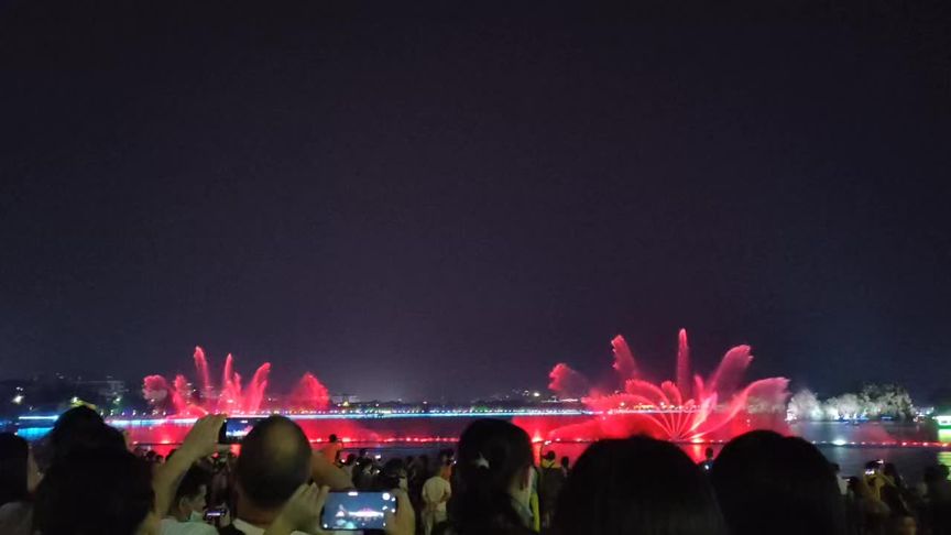 喷泉#音乐喷泉水景灯光秀 #景点打卡