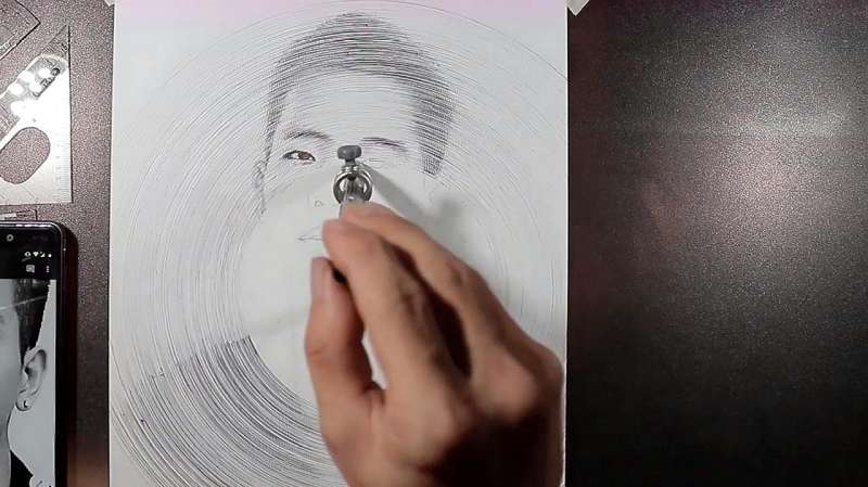 从没见过像这样用圆规画画的,最后画完时,瞬间被震撼到了!