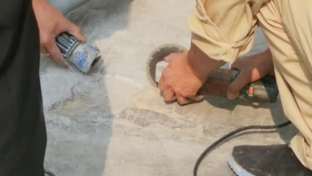 混凝土地面固化施工如何进行手工修补(切割)