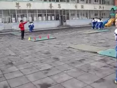 前滚翻教学视频2-2