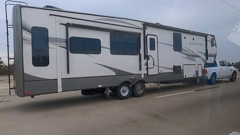 超级拖挂,移动别墅,皮卡能拖动吗?