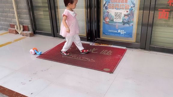 一娃一蜗牛ߐ�#遛蜗牛ߐ