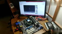 台式电脑运行时牛人拔掉电脑CPU:AMD和Intel对比谁的处理器更牛