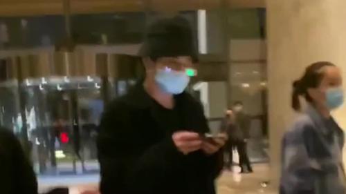 感觉华晨宇单纯的像个孩子,没想到竟和张碧晨有了孩子,两人却已分手...