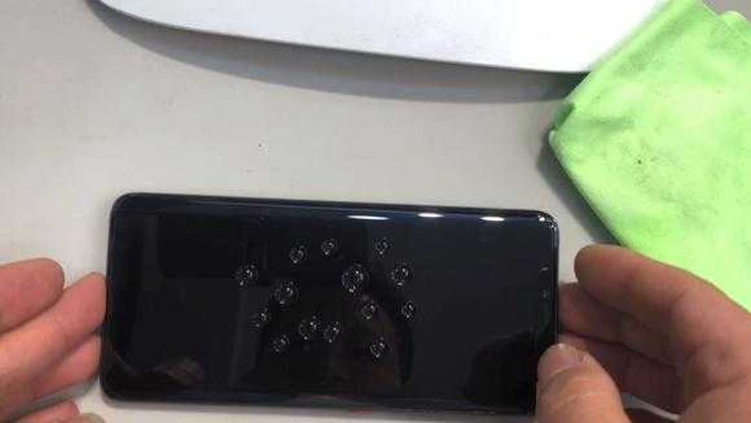 华为mate20pro曲面手机钢化玻璃膜贴膜教程