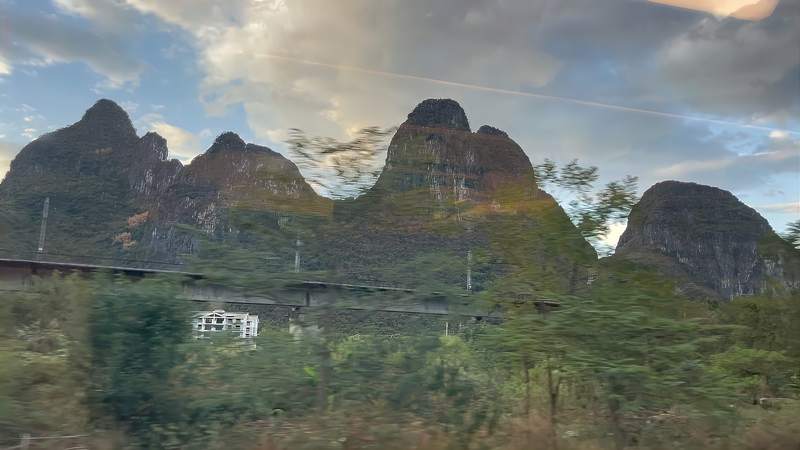 很难想象火车到达广西桂林是这样的景象,其他省份很难看到