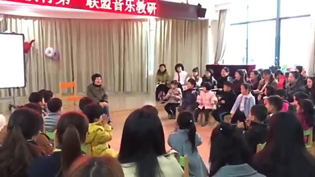 中班音乐规则游戏:章鱼和小鱼