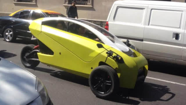 全封闭倒三轮车,下雨下雪刮大风都不怕,能坐2个人,代步超爽!