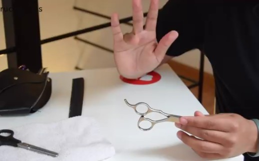 【剪发工具教学】剪刀的使用技巧