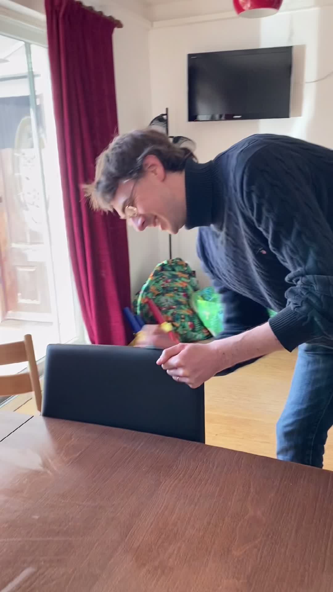 我要爆料辉哥洗澡时唱的是黄河颂